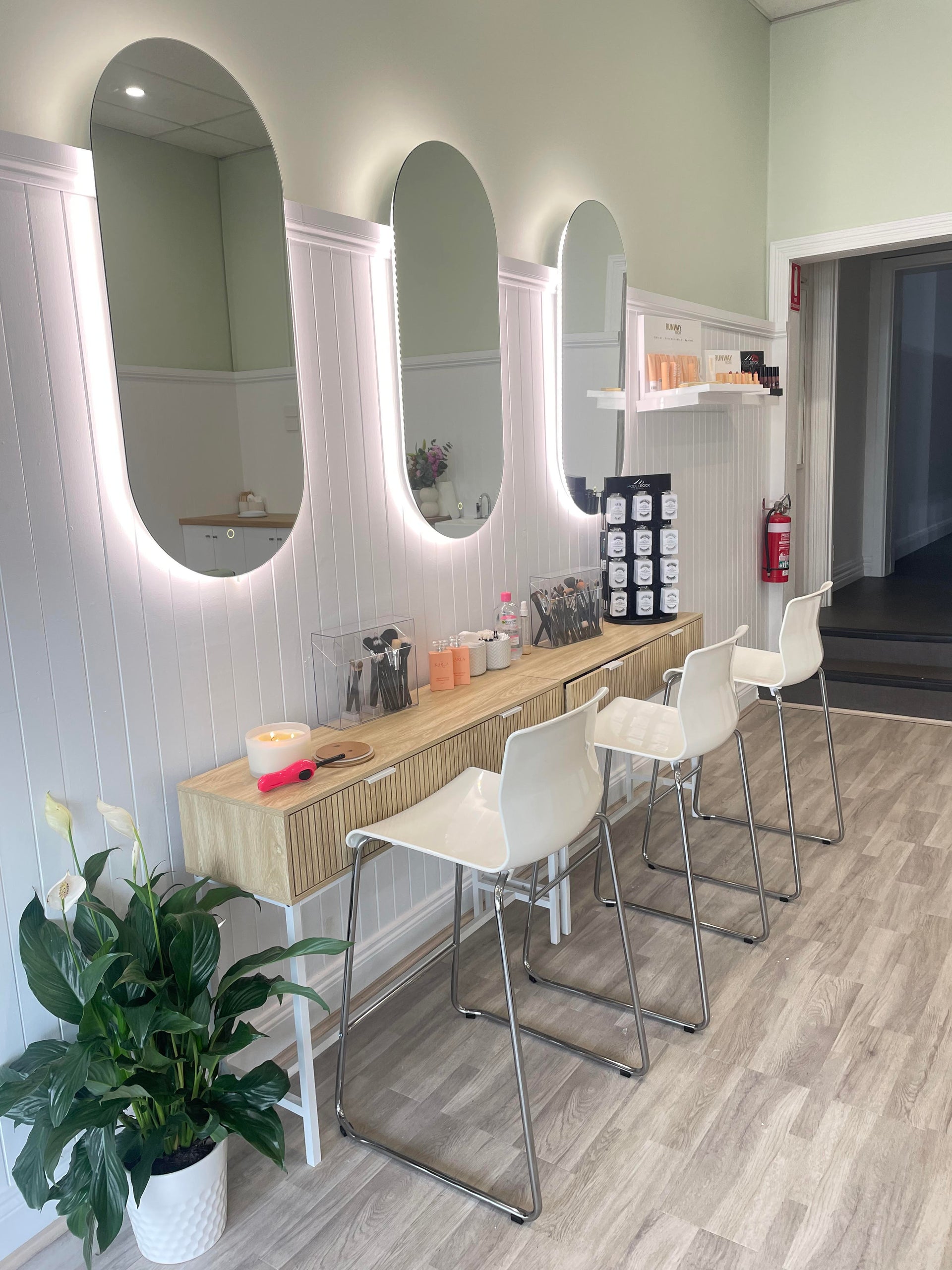 Makeup and Beauty Lounge – Makeup & Beauty Lounge